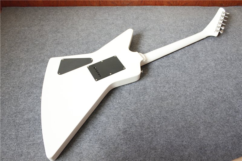 Gibson Explorer White guitar replica
