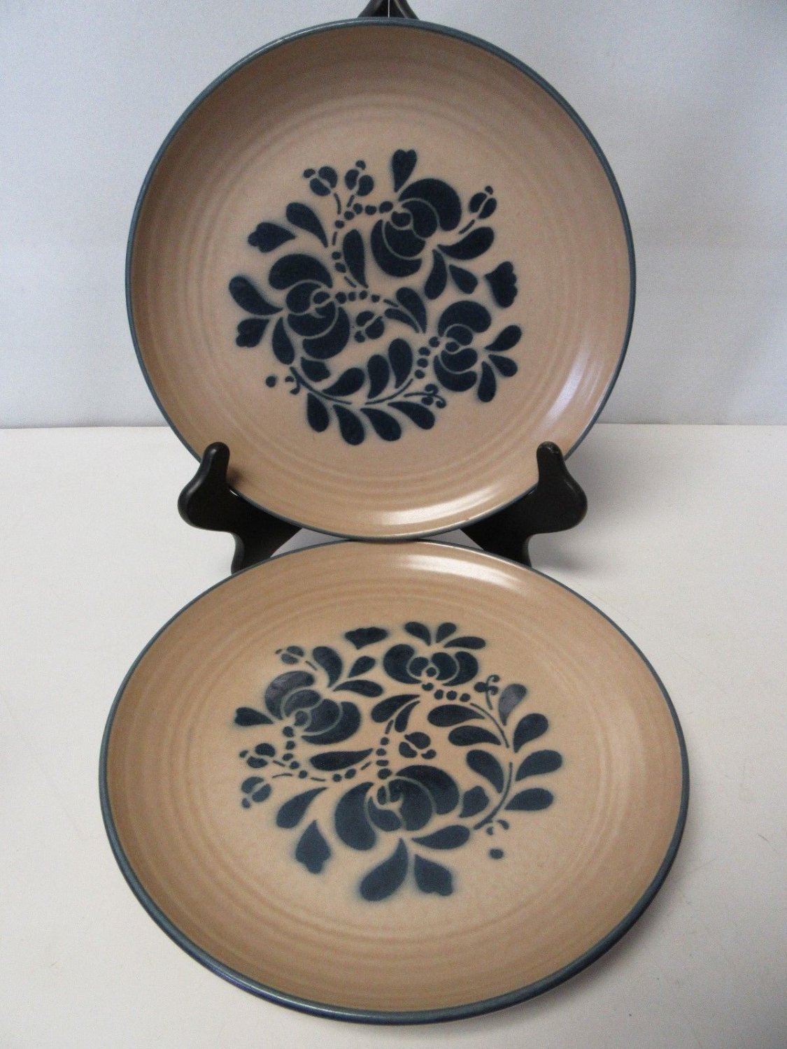 2 Pfaltzgraff Folk Art Dinner Plate 10 3/8" Backstamp USA Older Castle Mark