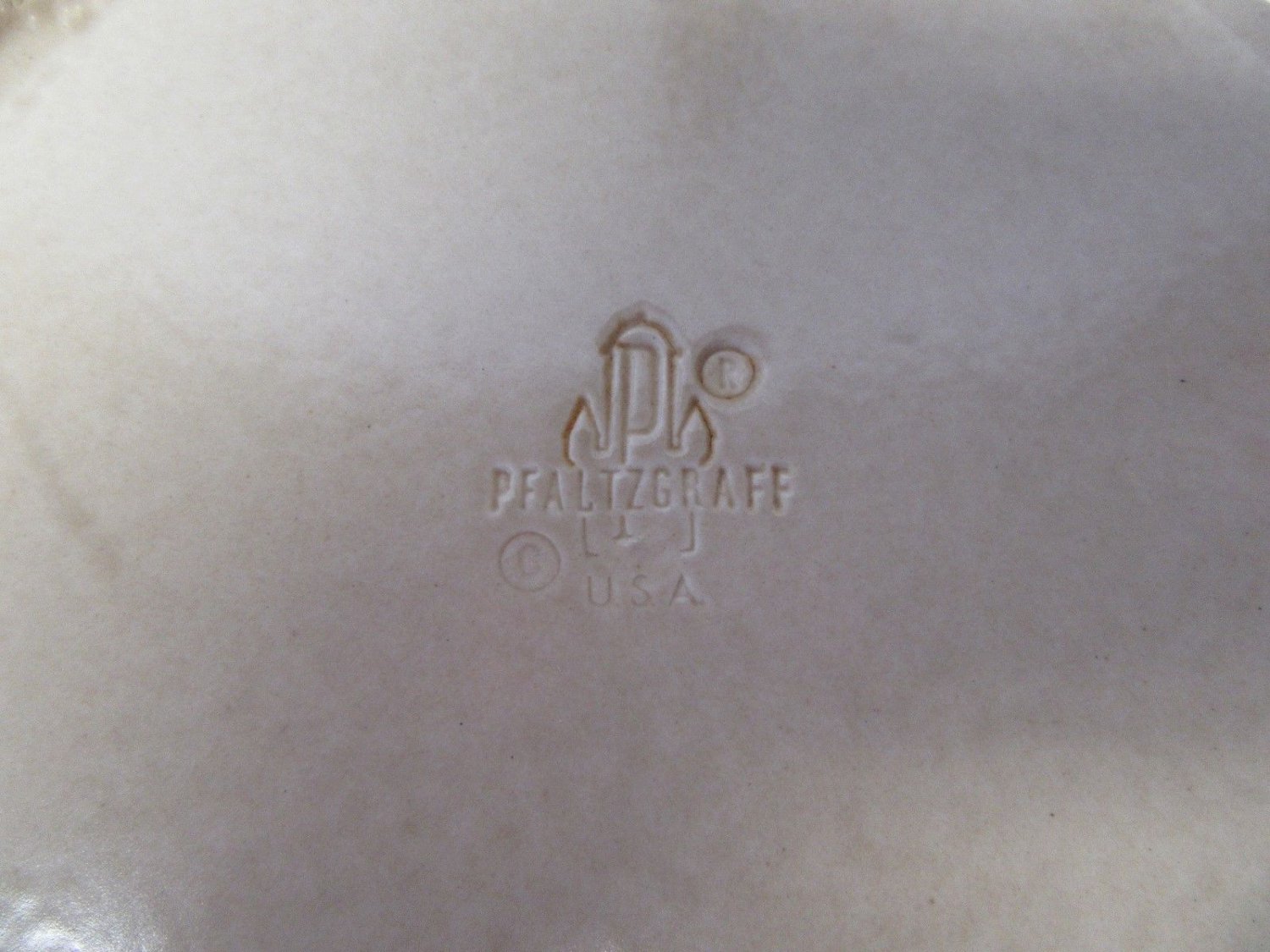 2 Pfaltzgraff Folk Art Dinner Plate 10 3/8" Backstamp USA Older Castle Mark