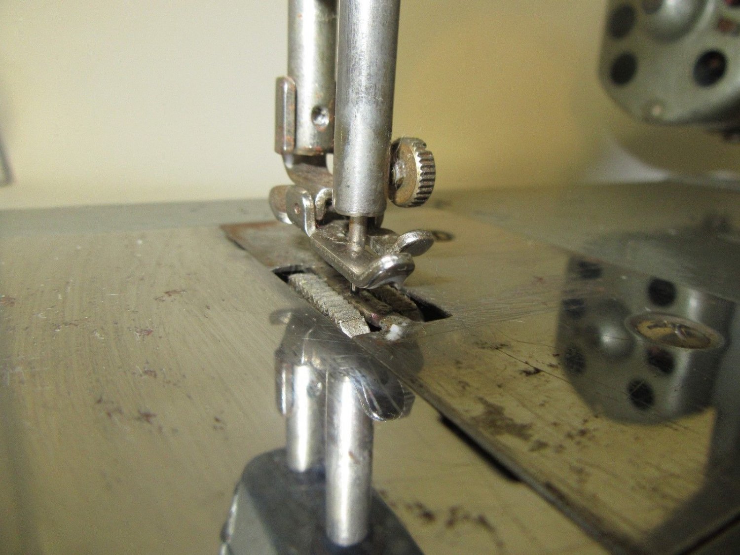 SEW RITE ELECTRIC SEWING MACHINE Parts or Repair