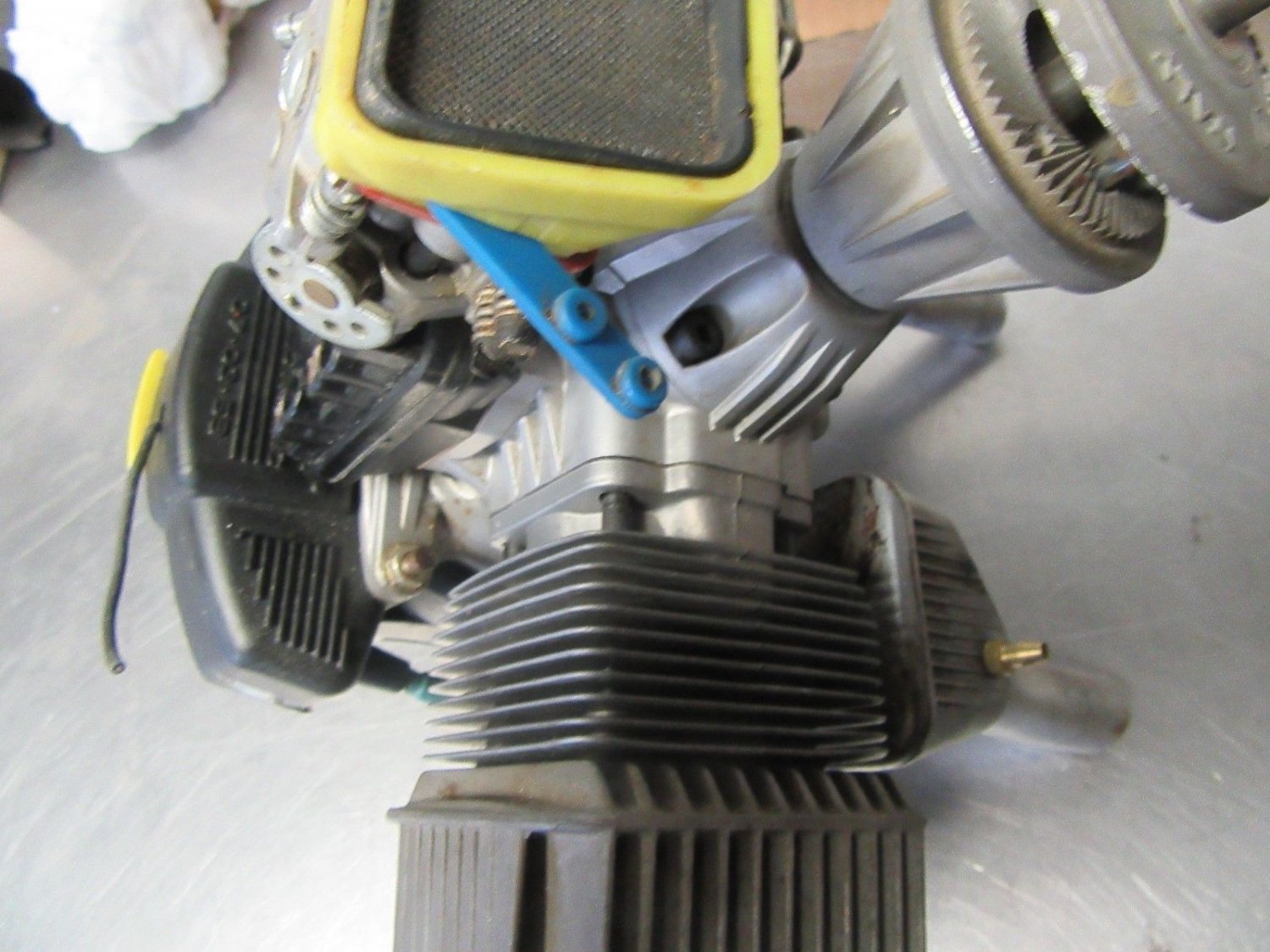 Tartan Twin 77 Engine, Gas Engine, Pull start, Spinner Great ...