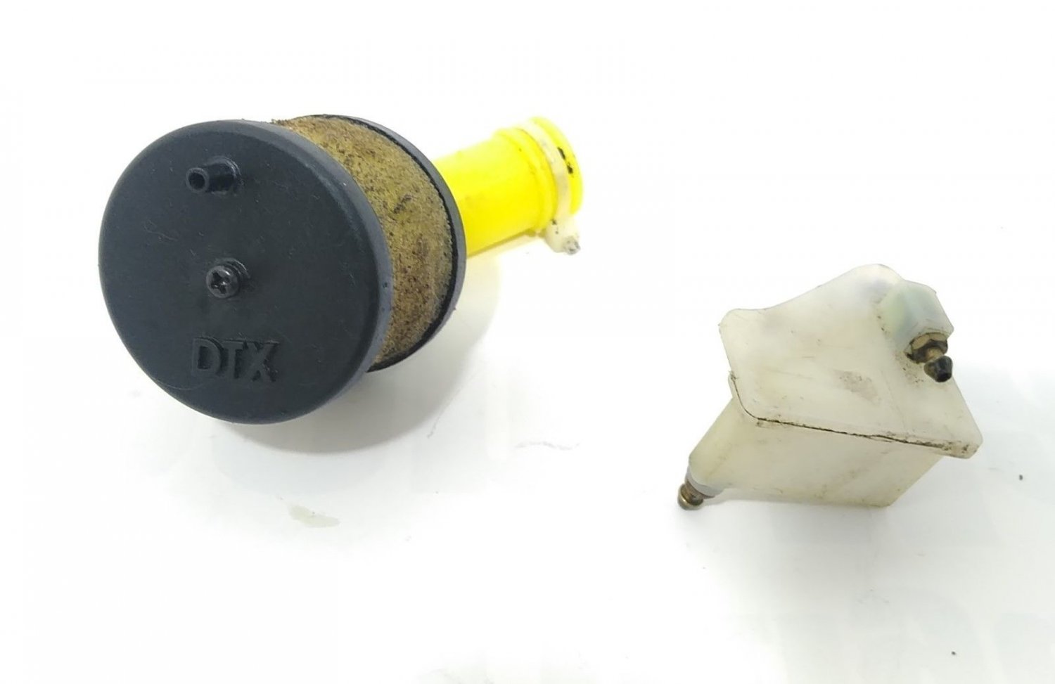 Duratrax Warhead Air Cleaner Filter and Fuel Gas Tank Secondary