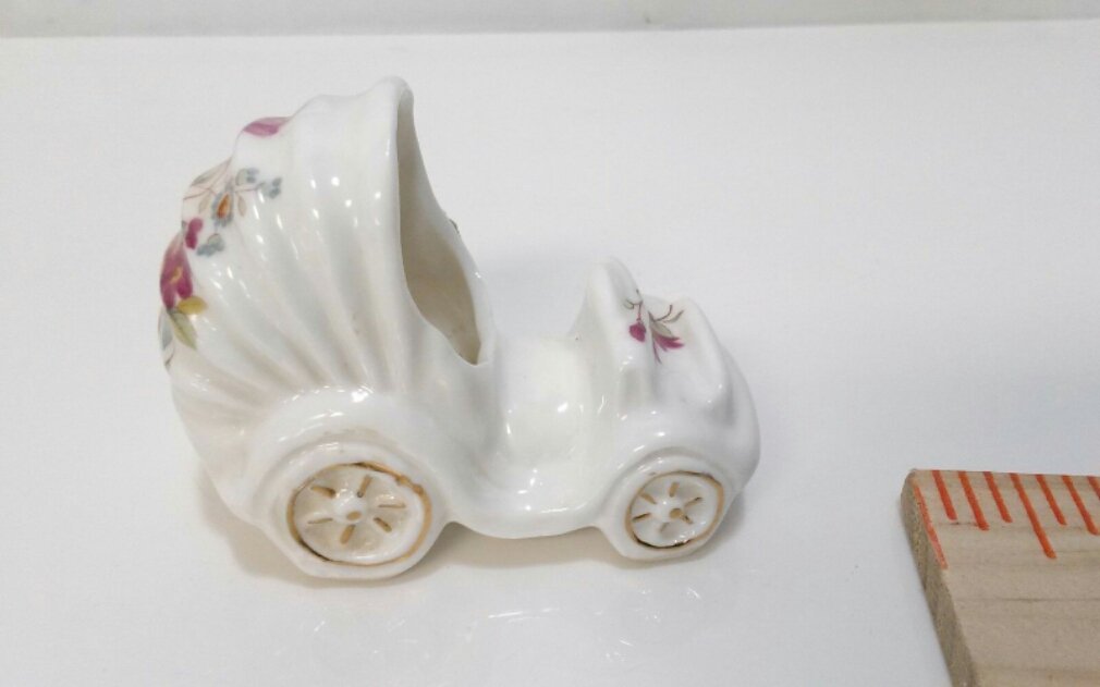 Enesco 1979 Miniature Convertible Jalopy Buggy Planter