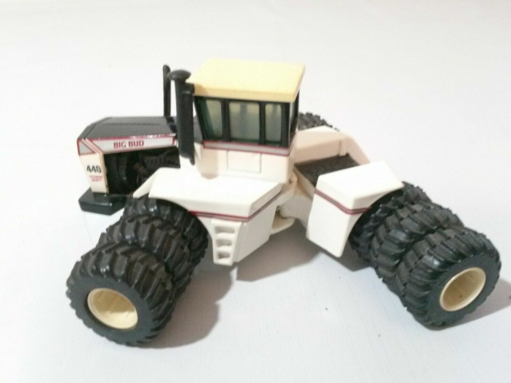 Big Bud 440 Power Shift Special Edition by Ertl 1/64th Scale Triple Wheels