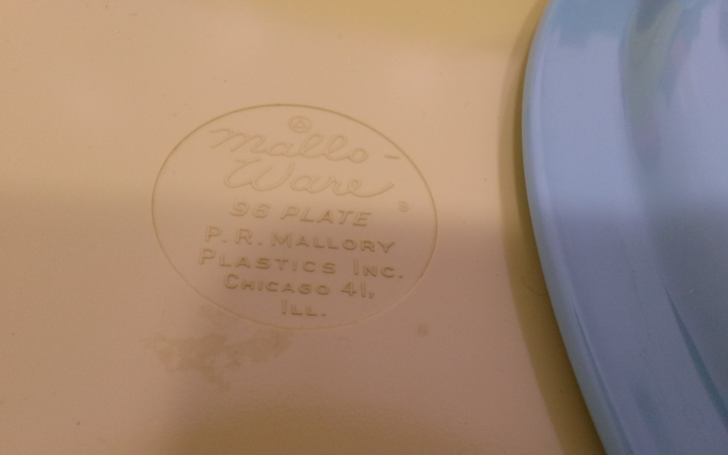 Mallo Ware Cafeteria Style Lunch Plates Yellow & Blue