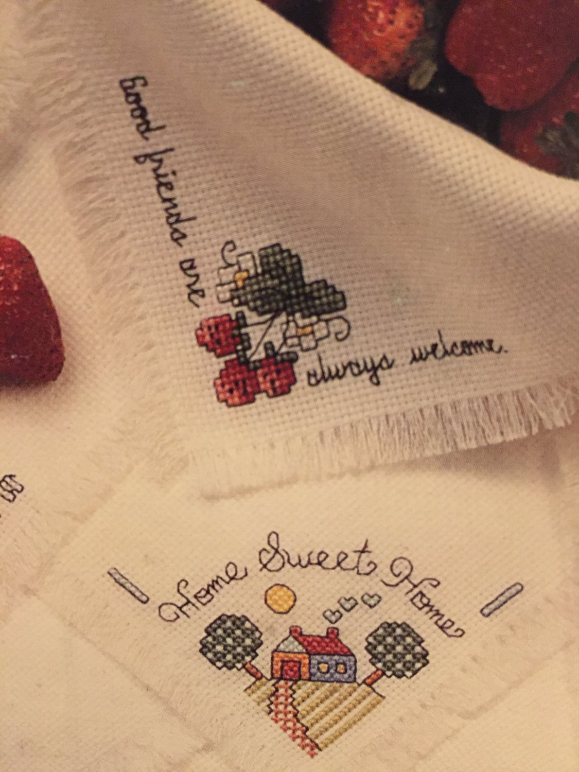 Leisure Arts 2792 25 Bread Cloths Cross Stitch Pattern by Deborah Lambein