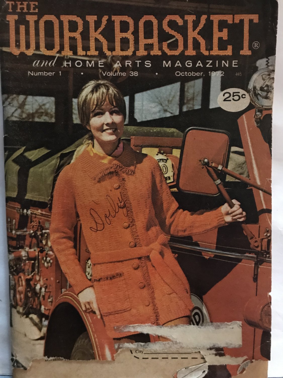 Workbasket Magazine October 1972 Vintage patterns Doilies, corner to ...