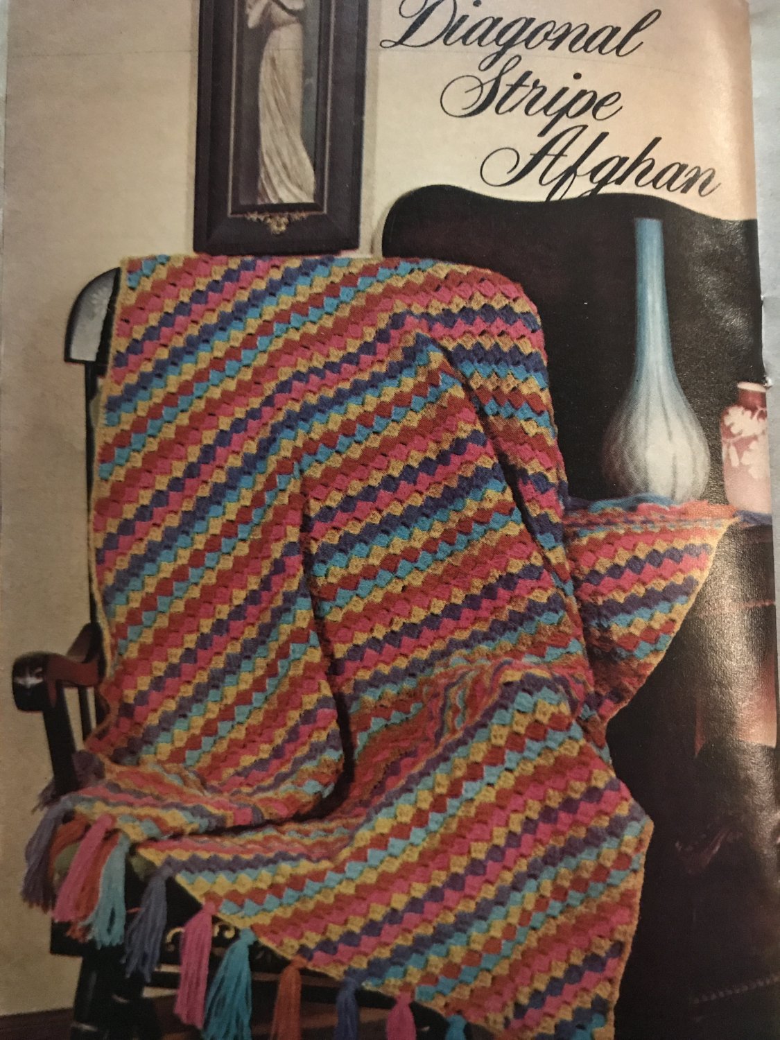 Workbasket Magazine October 1972 Vintage patterns Doilies, corner to ...