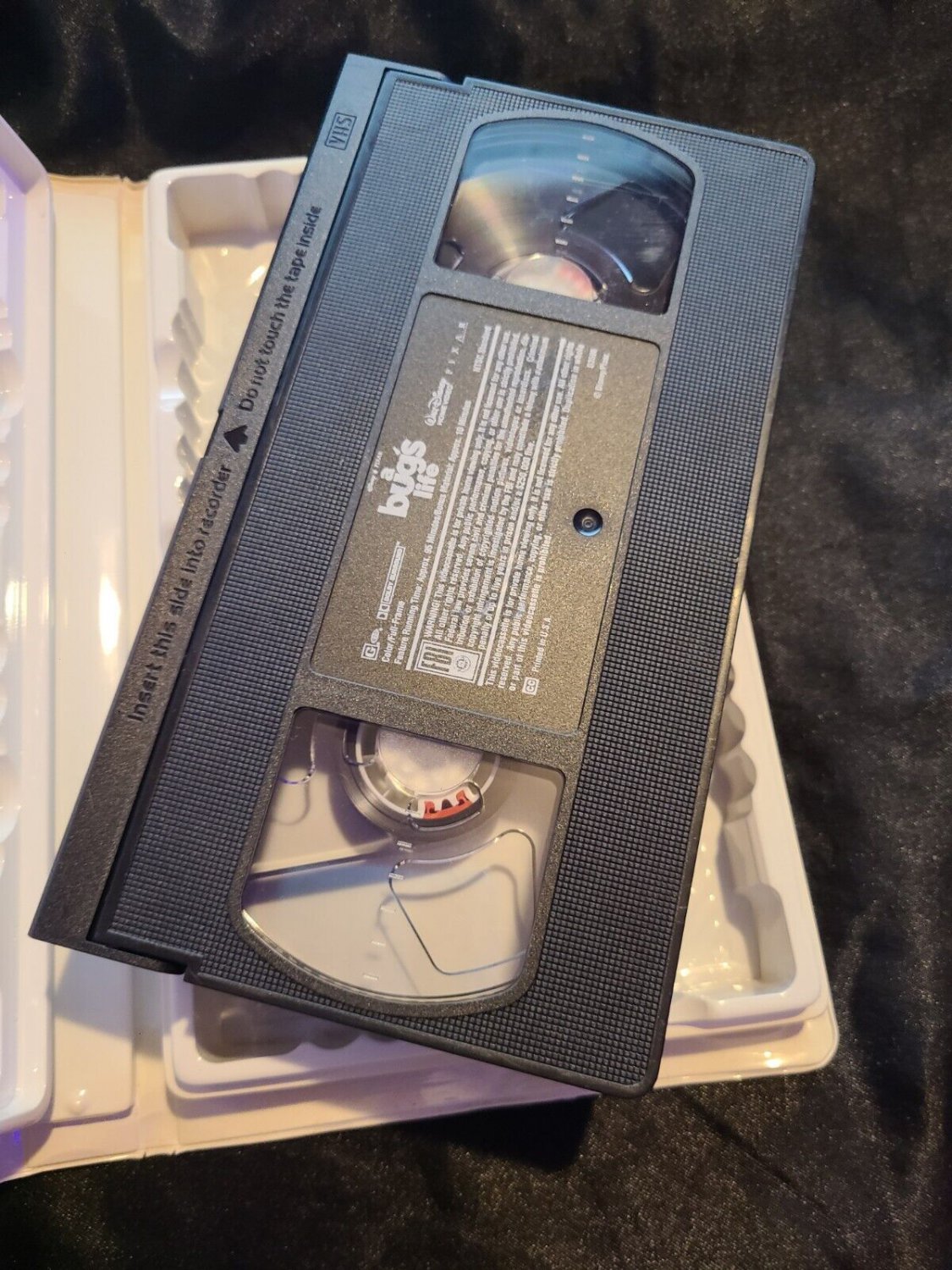 BUGS LIFE Movie VHS Tape 1999 Disney Pixar Heimlich Clamshell Walt ...