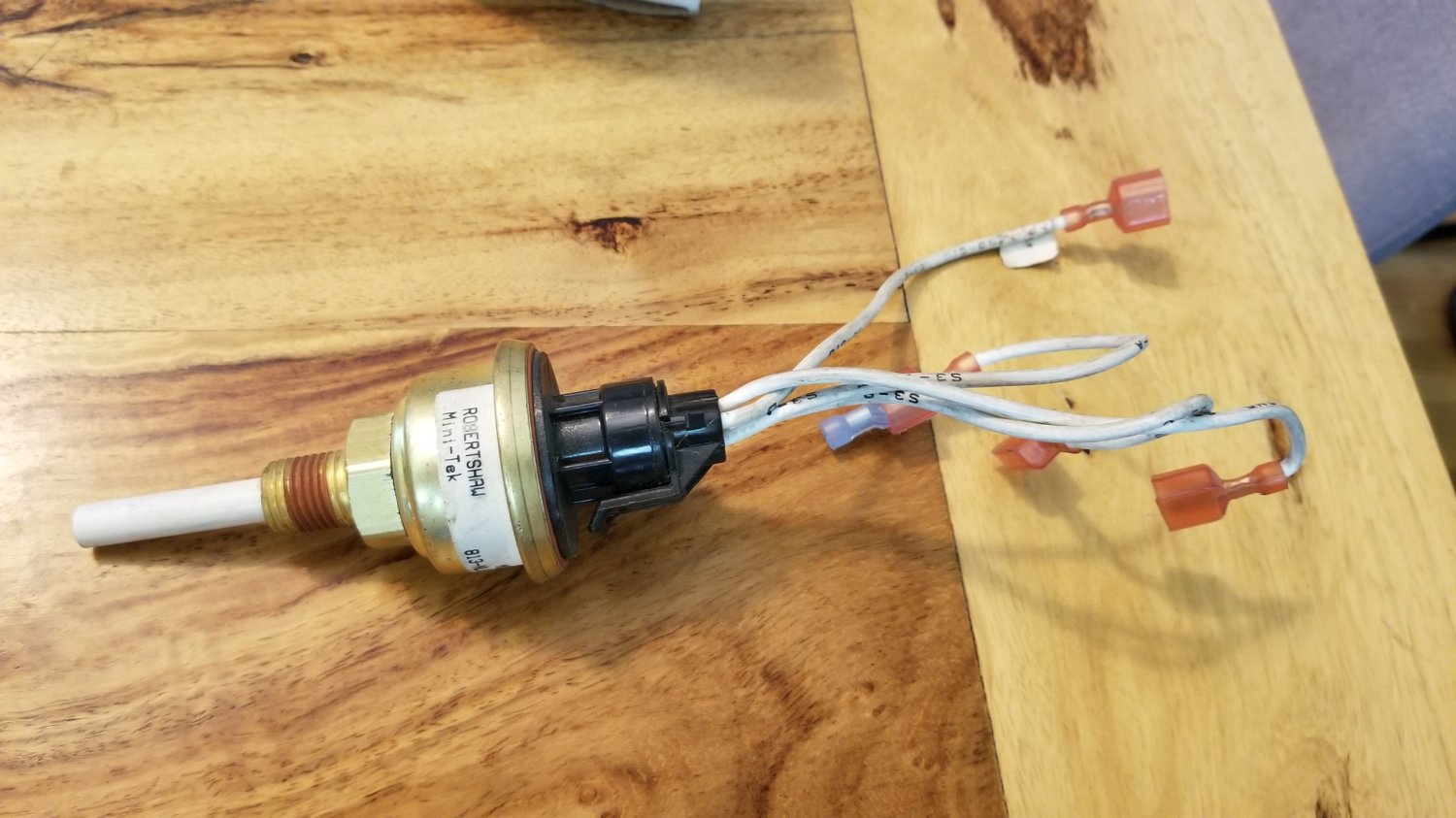 Onan 193-0468 SENDER - LOW COOLANT (A055G562), DK Series NEW