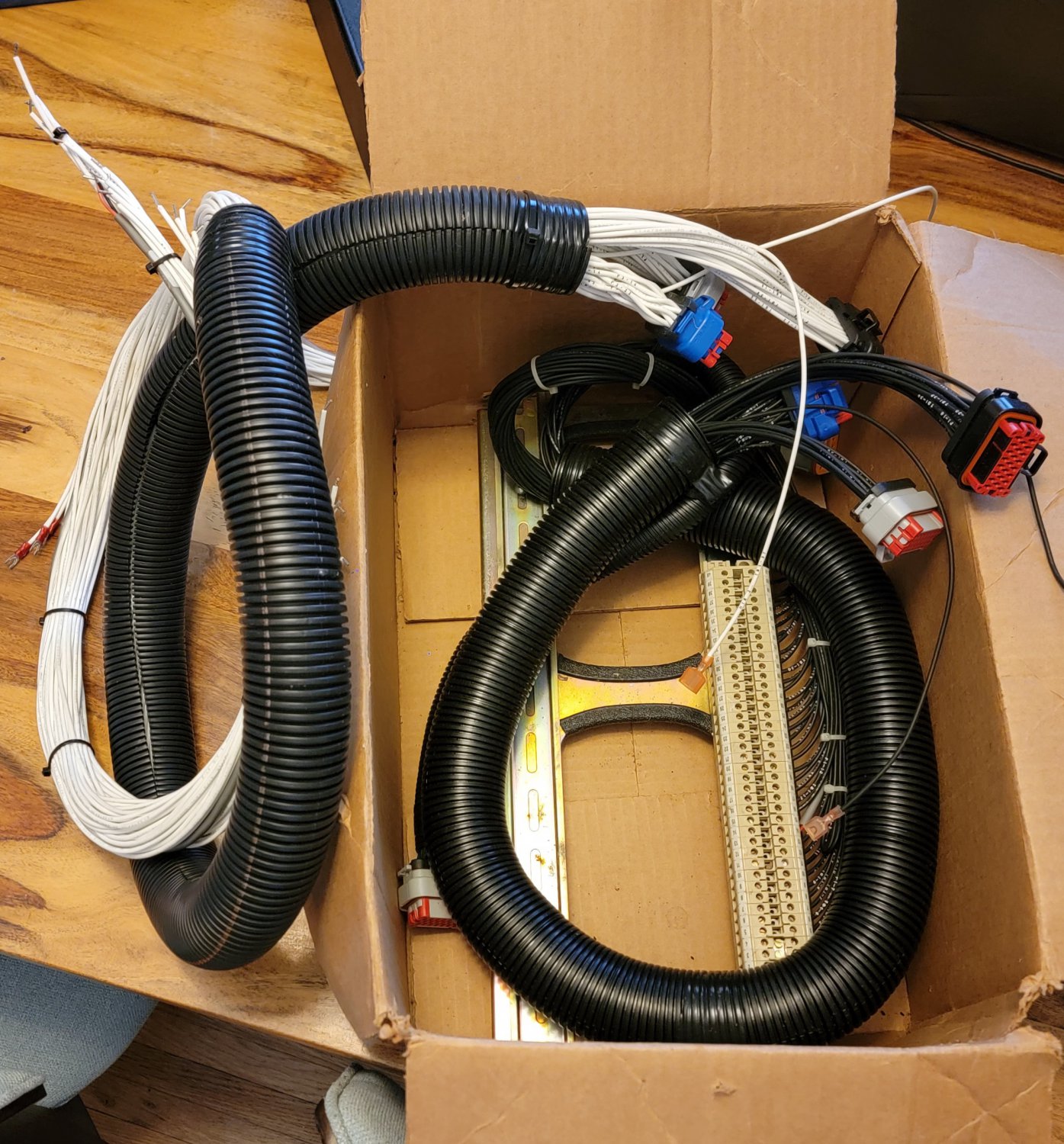 Onan 300-4624-01 Rail Mount (and harness) for 3100 PowerCommand Control NEW