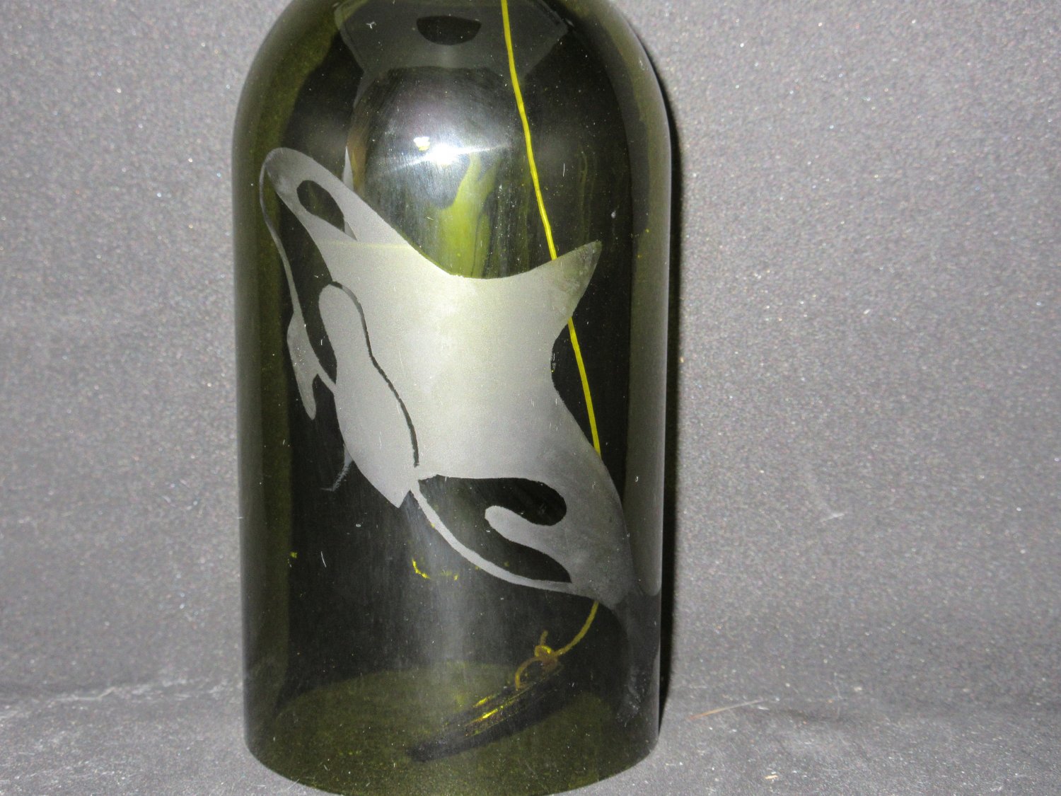 NEW ETCHED ORCA KILLER WHALE GLASS WINE BOTTLE WIND CHIMES