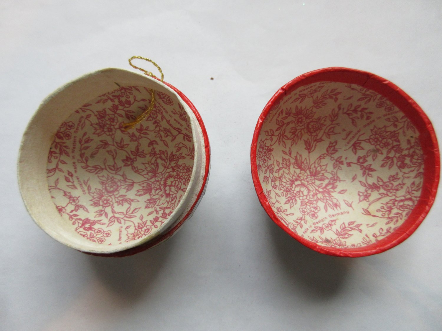 VINTAGE PAPER MACHE? CARDBOARD? CHICKADEE BALL OPENS CHRISTMAS TREE ...