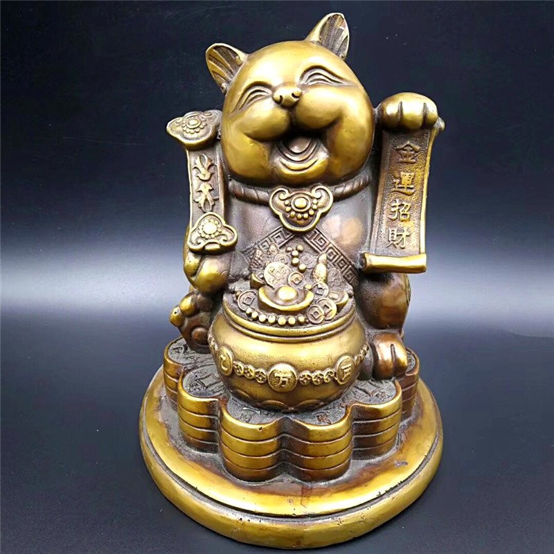 Copper cat ornament with regular shape and thick metal handicraft