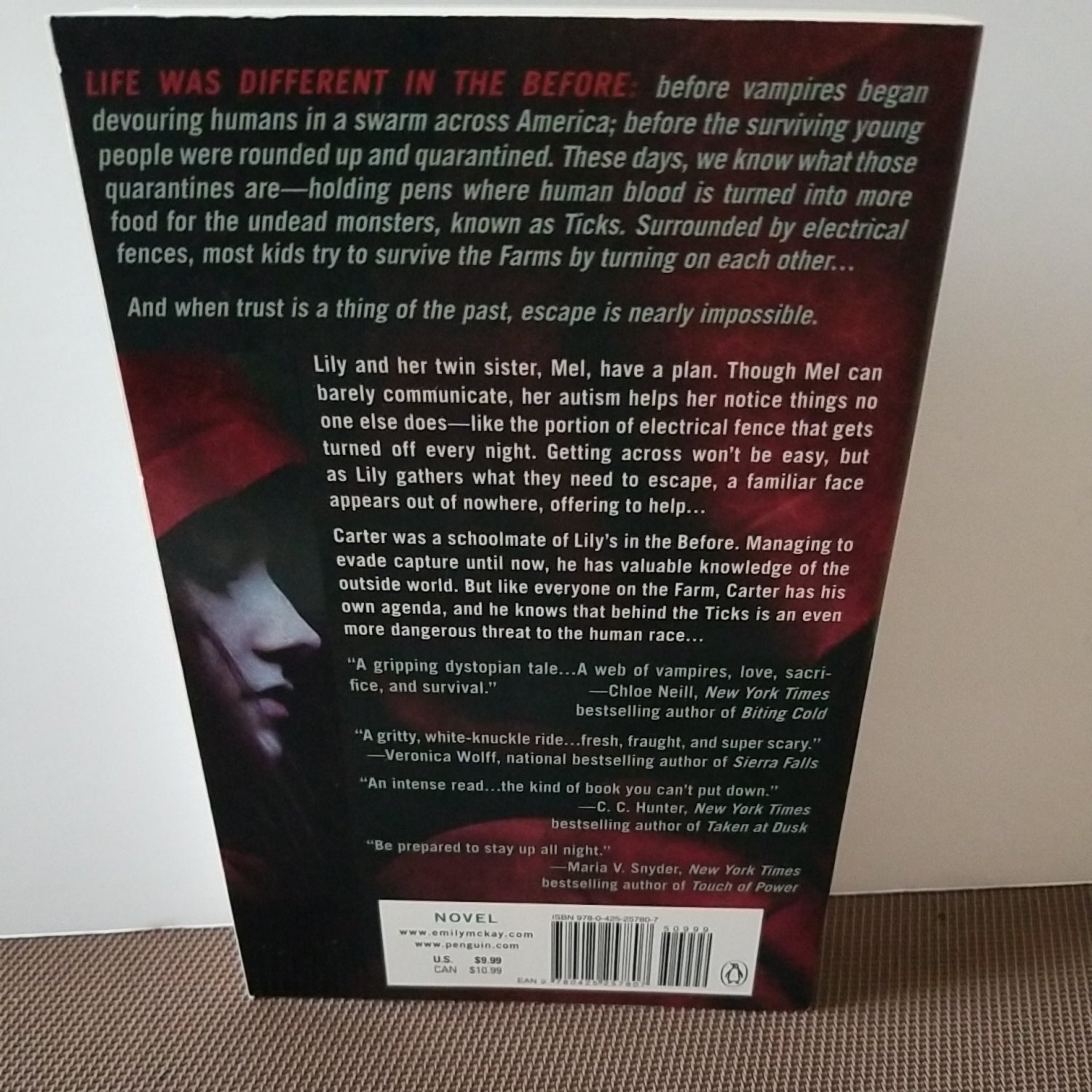 The Farm by Emily Mckay (Paperback)