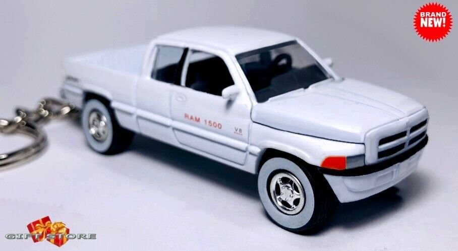 RARE KEYCHAIN WHITE DODGE RAM 1500 4X4 CLUB CAB TRUCK CUSTOM Ltd GREAT GIFT