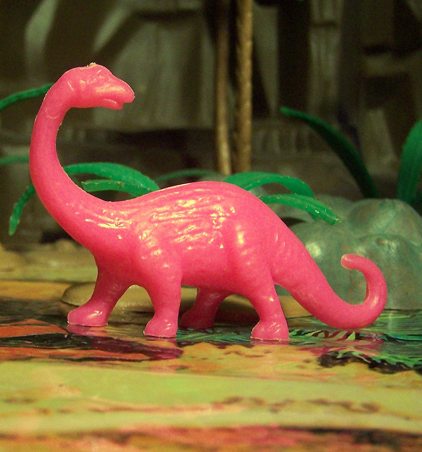 Ajax/Tootsietoy Brontosaurus Dinosaur, Pink (5-17-22)