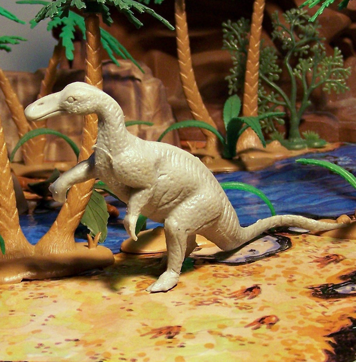 Marx Type I (19551971*) Trachodon Dinosaur, Waxy Light Gray