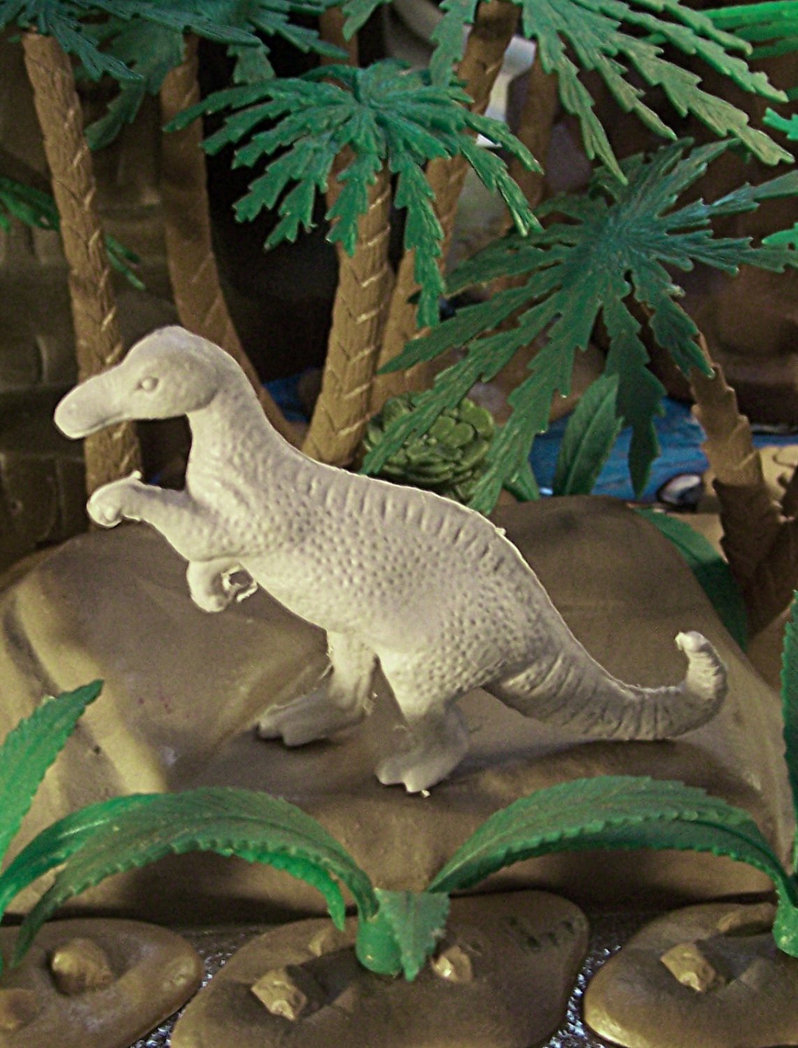 Winneco/Payton (1970s*) Trachodon From Dinosaur Series, Light Gray (4 ...