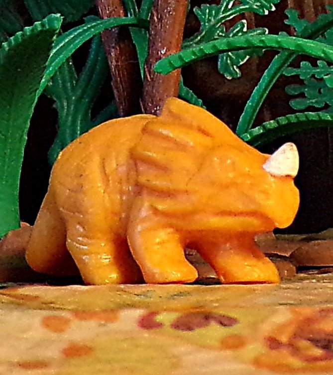 1987 Panosh (aka Dino Mites) Caricature #32 Yellow Styracosaurus (5-4-22)