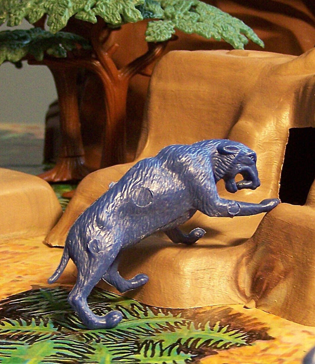 MPC (1962 mold*) Type II Smilodon (Saber-tooth Tiger), Dark Blue