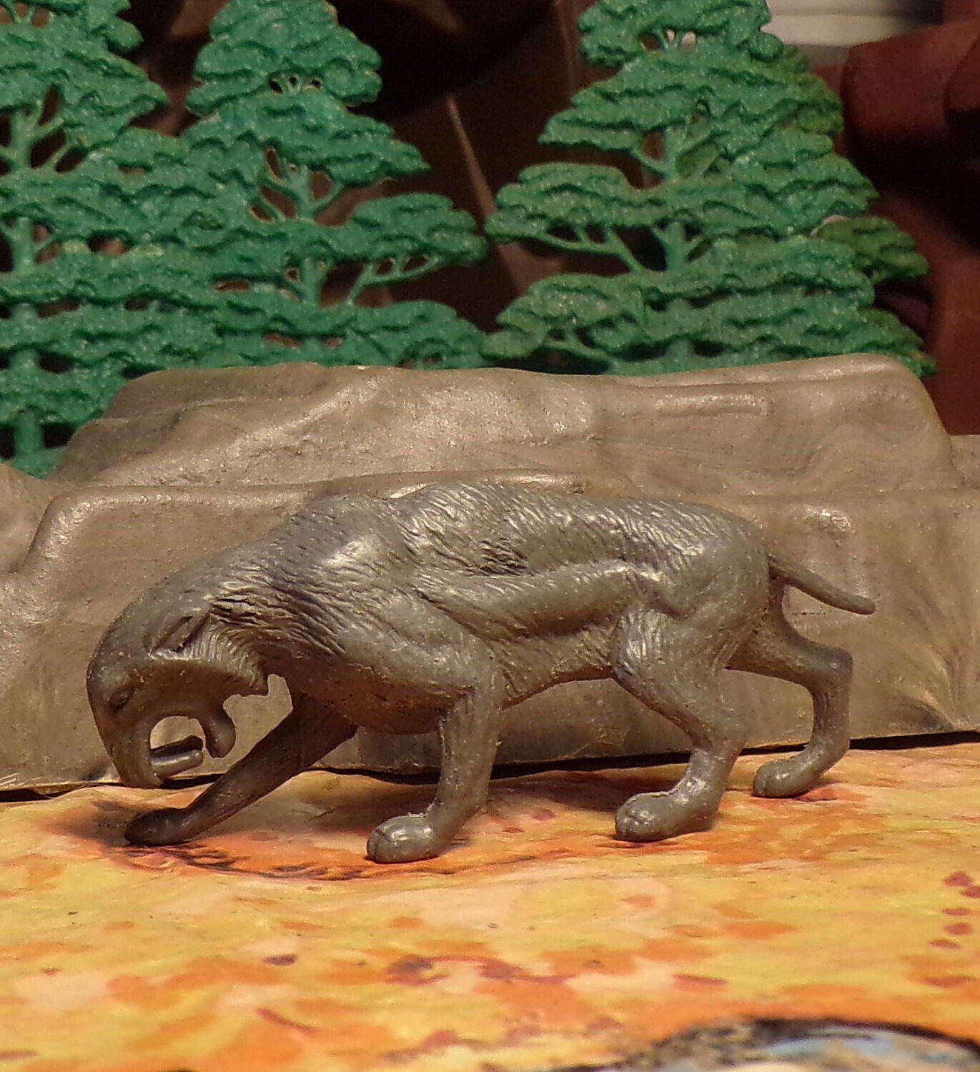 MPC (1962 mold*) Type III Saber-tooth Tiger (Smilodon) Gray