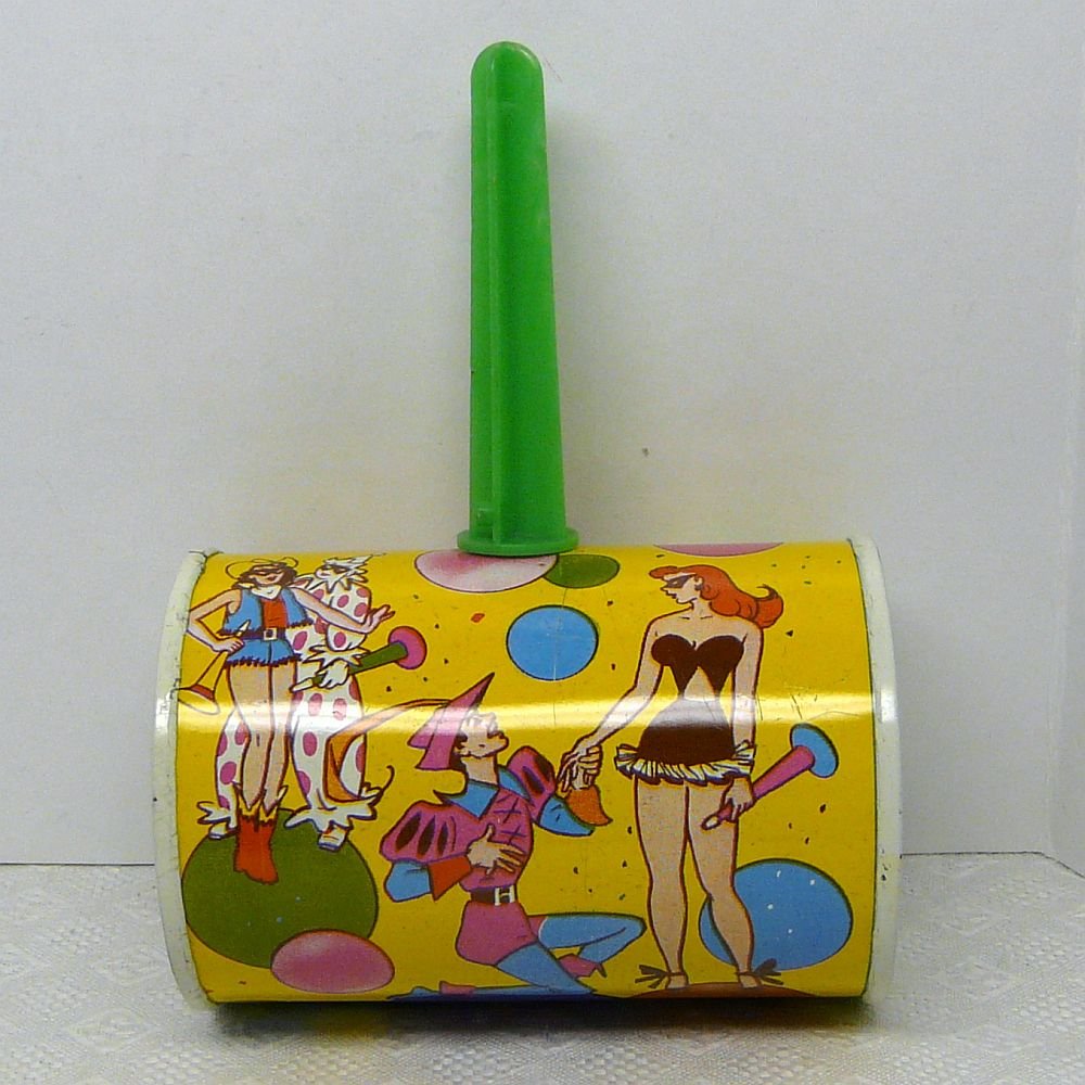 Vtg US Metal Toy Mfg Co Tin Noisemaker Shaker Can plastic handle