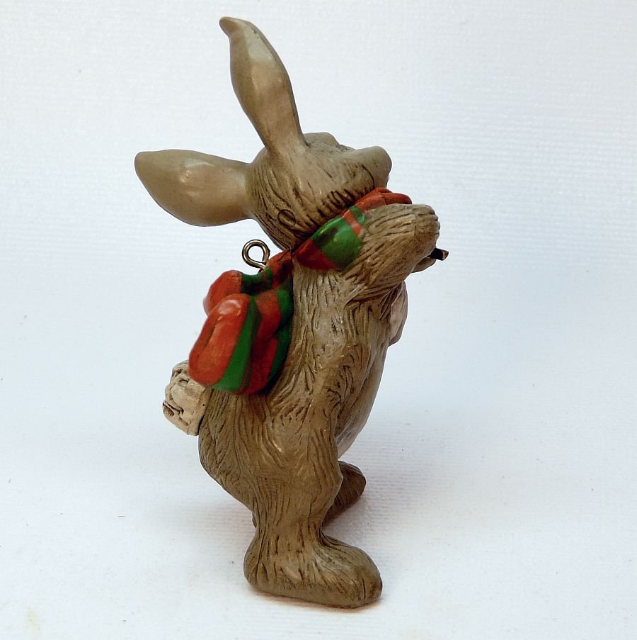 vtg Hallmark Friendly Fiddler ornament 1981 QX4342 rabbit Christmas