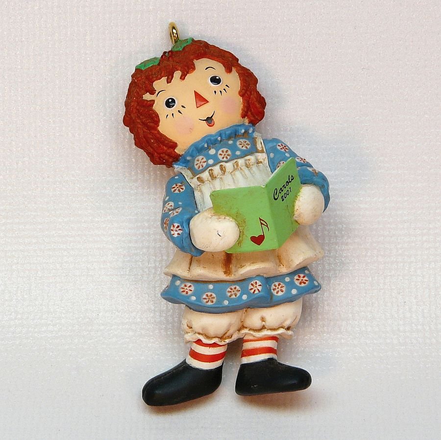 vintage Hallmark 2001 Raggedy Ann QX8571 singing Christmas ornament