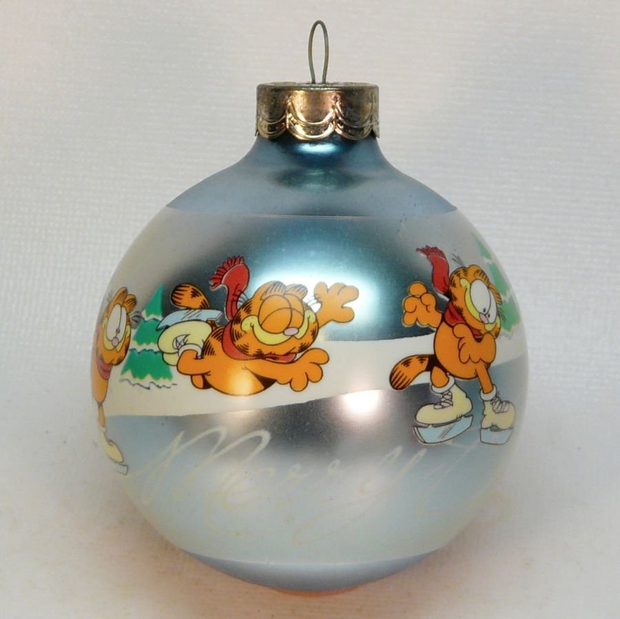 Vtg Hallmark Garfield Christmas ornament 1990 QX2303 sleeved glass