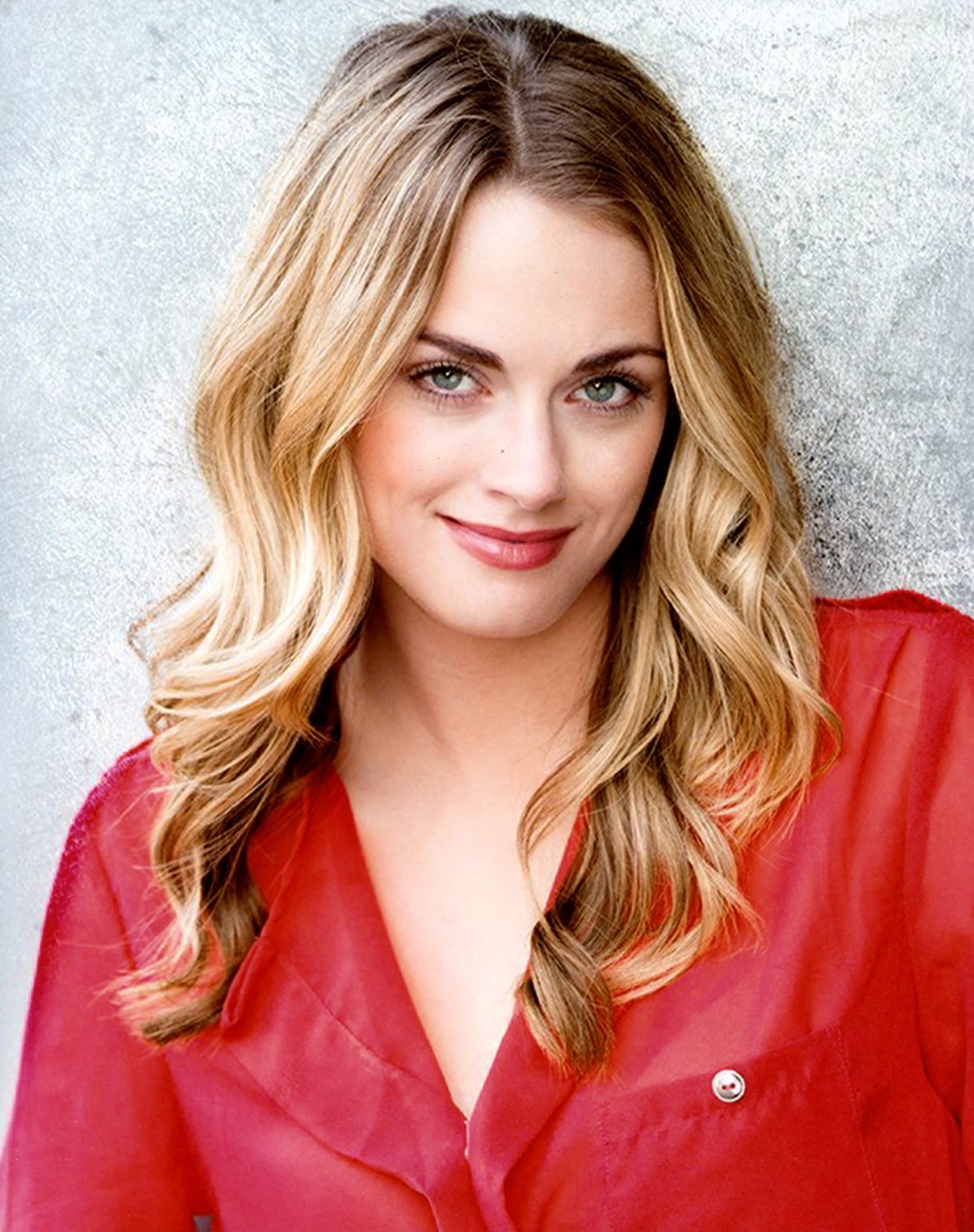 Ali Faulkner 8x10 glossy photo #W6912