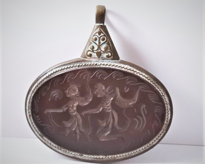 Ancient Bactrian Indo-Greek Carved Carnelian Intaglio Bronze Pendant