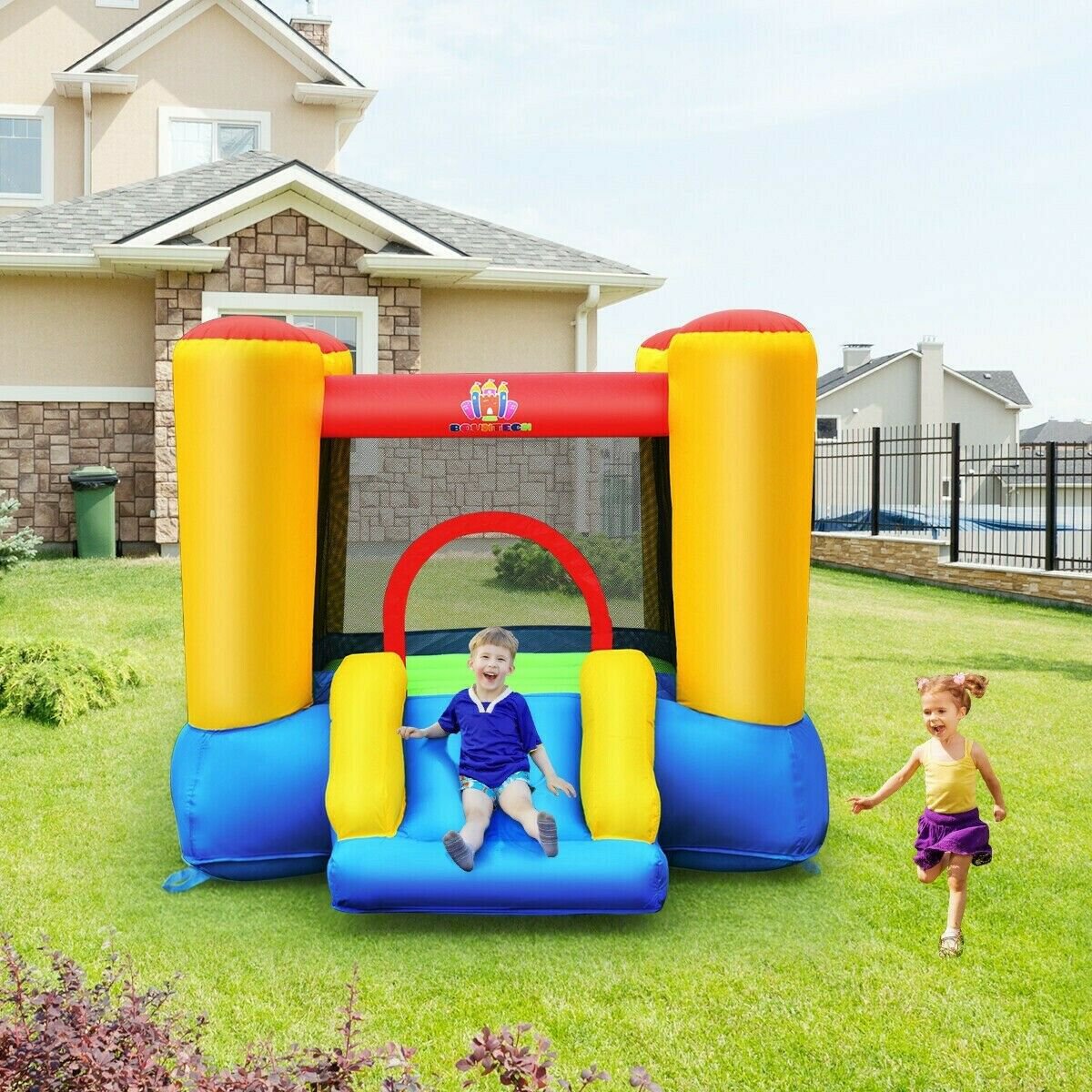 KIDS INFLATABLE JUMPING BOUNCE HOUSE (BRANDNEW)