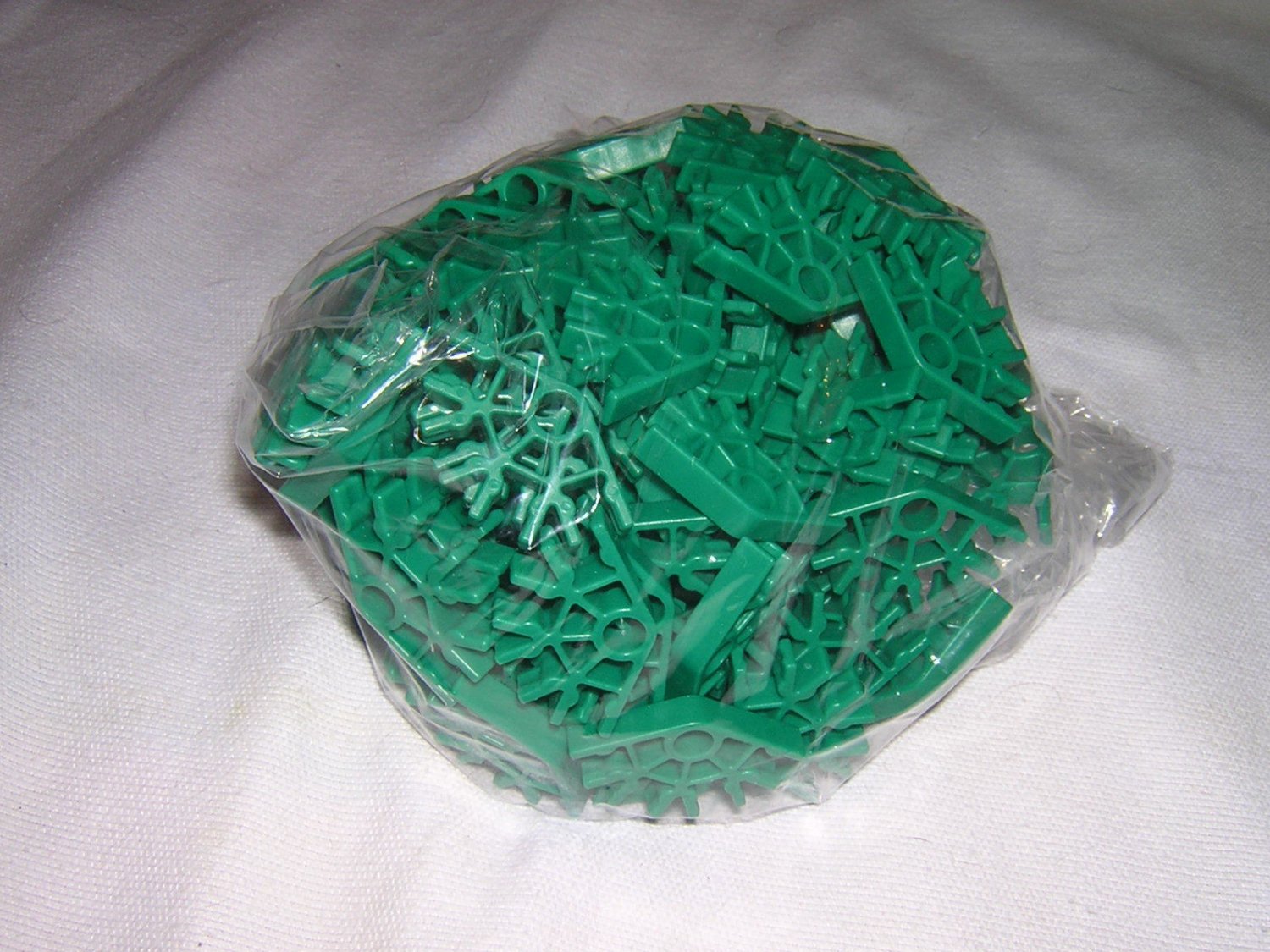 KNEX 100 piece Lot of Green Connectors