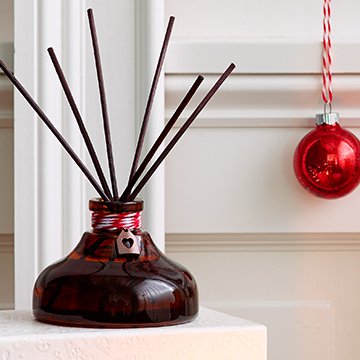 THYMES gourmand GINGERBREAD holiday Reed air Diffuser seasonal gourmand ...