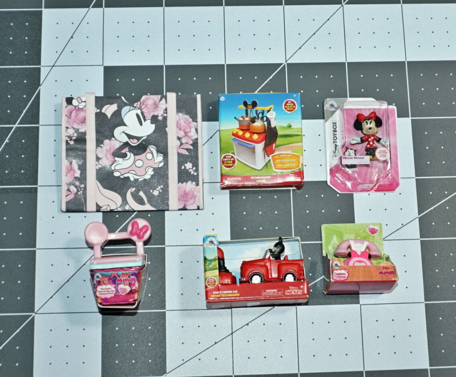 ZURU Mini Brands Disney Store Edition MICKEY & MINNIE Lot of 6