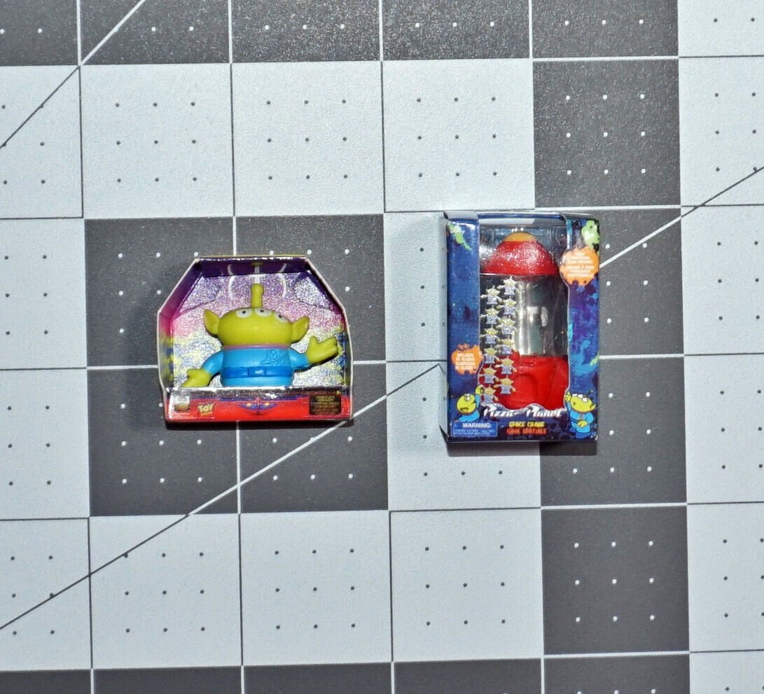 ZURU Mini Brands Disney Store Edition TOY STORY ALIEN + SPACE CRANE Lot ...