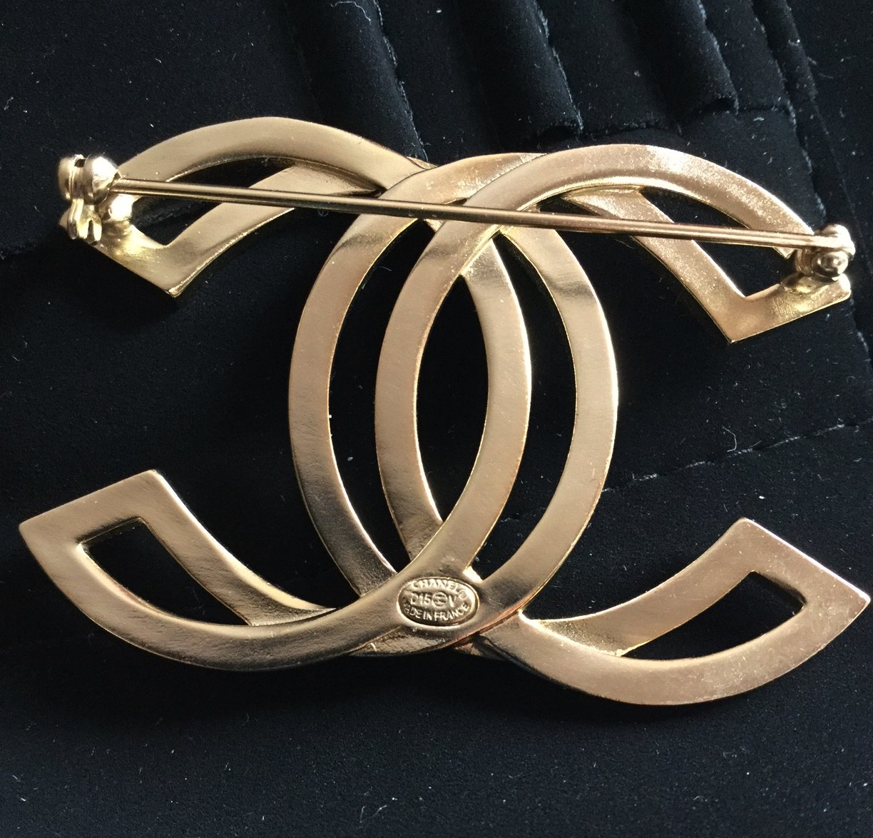 CHANEL Red & Gold Crystal Double CC Booch Pin 2015 Authentic Hallmark NIB