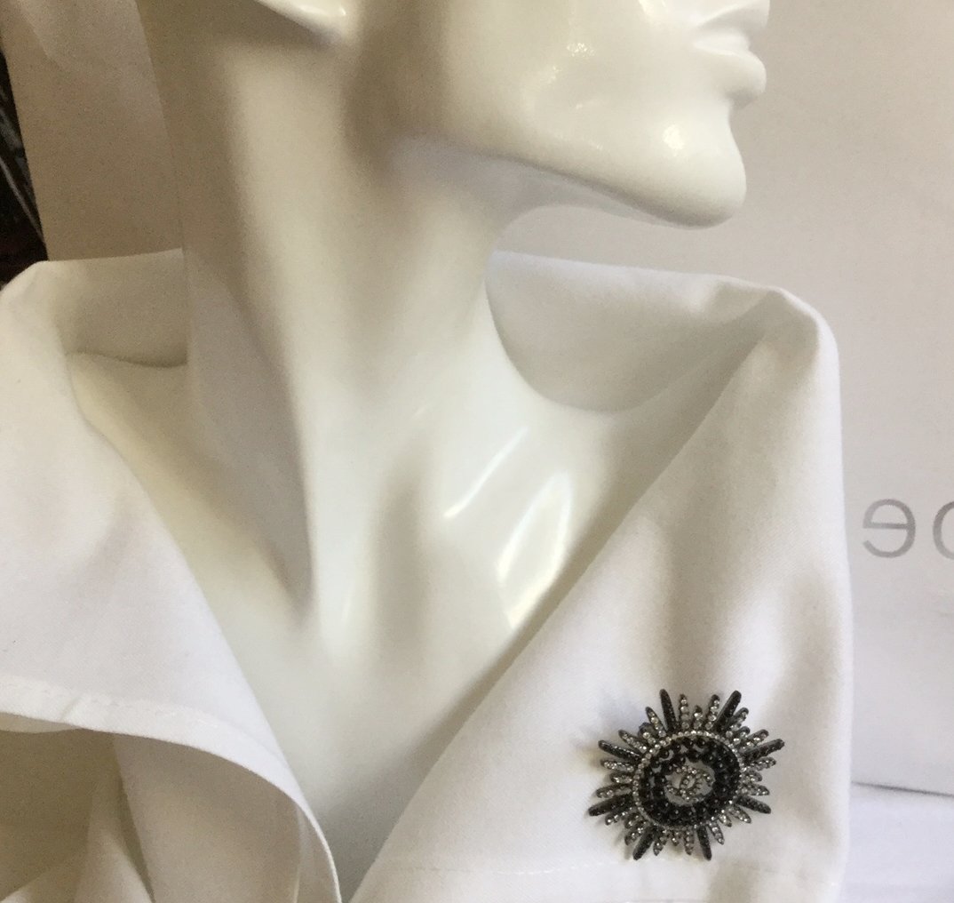 CHANEL SUN RAY Fashion Brooch Pin Black Bead Silver Crystal Stuning ...