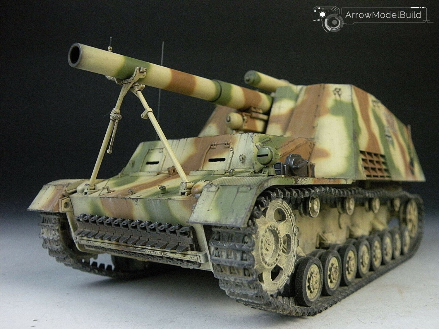 ArrowModelBuild SdKfz 165 Hummel Tank Built & Painted 1/35 Model Kit