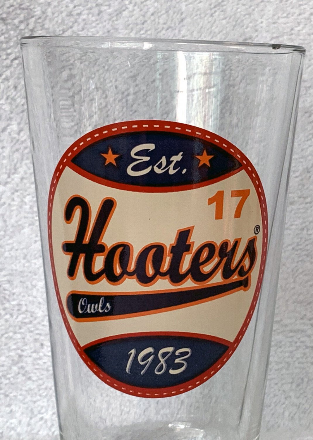 Hooters Owls Baseball & Bat Logo Beer Pint Glass Est 1983