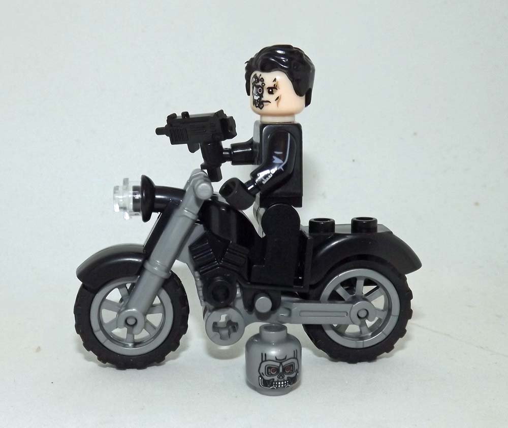 Terminator Movie Minifigure with motorcycle