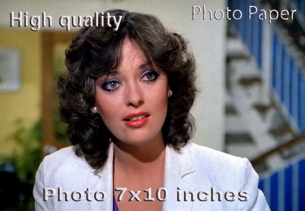 Angela Cartwright LOVE BOAT PHOTO HQ 10x7 inches #04