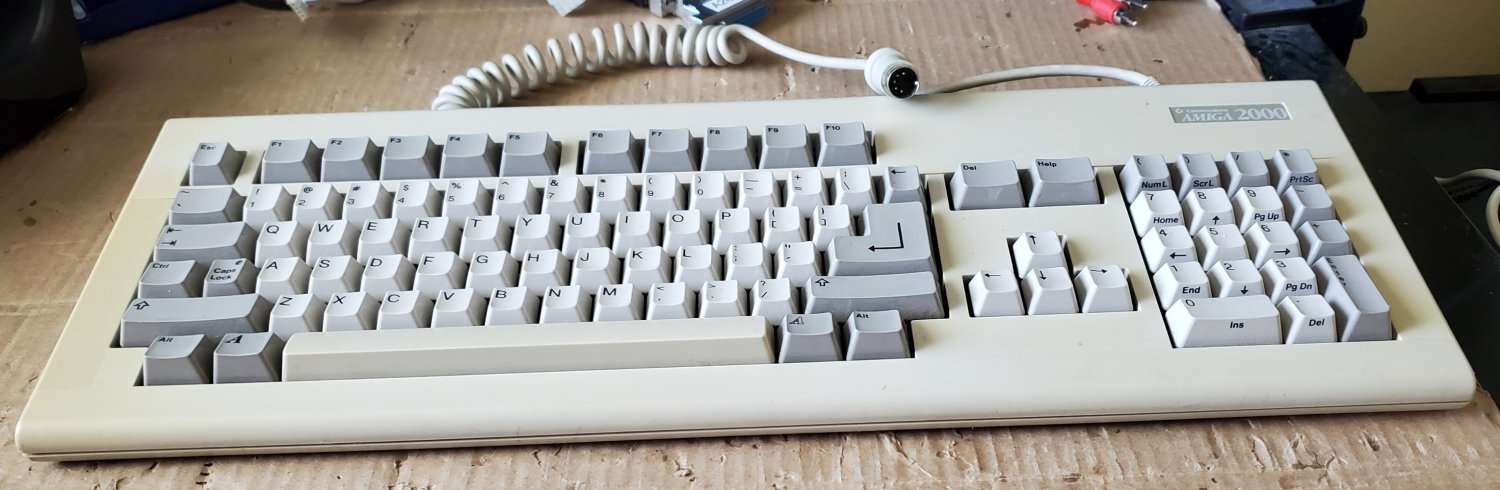 SOLD Amiga 2000/3000 Keyboard