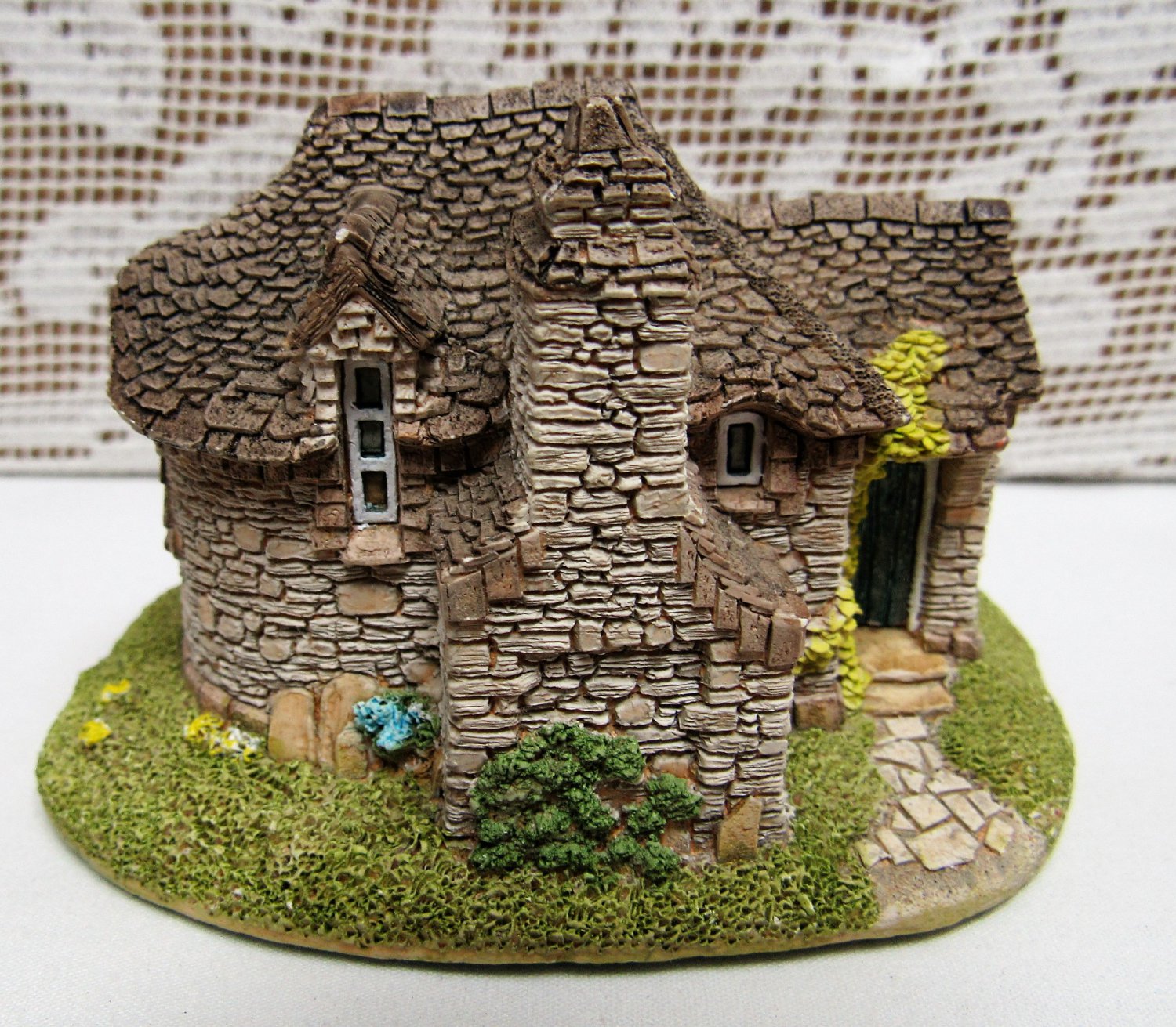 Vintage Collectible LILLIPUT LANE Pixie House 1992 ENGLISH UK COTTAGE