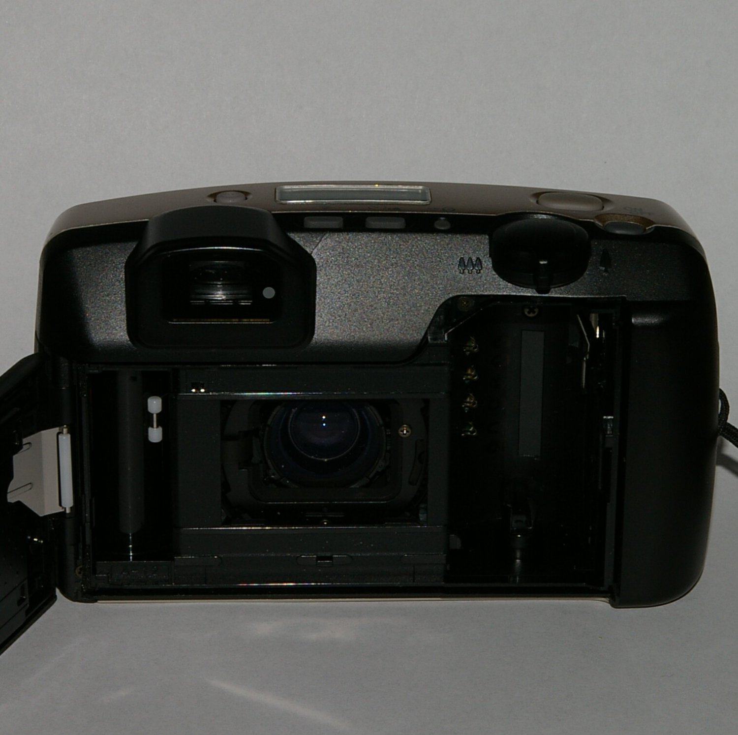 Pentax IQZoom 80S Date 35mm film camera 38-80 mm lens