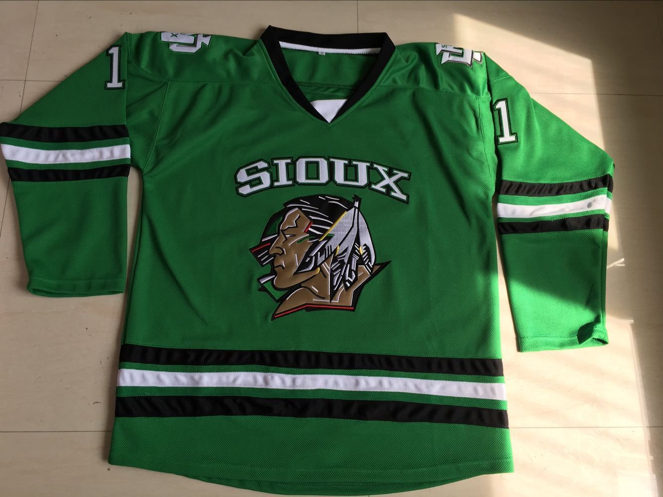 men's Ice Hockey Uniform #7 T. J. Oshie Jerseys Green North Dakota Fighting Sioux College Shirts