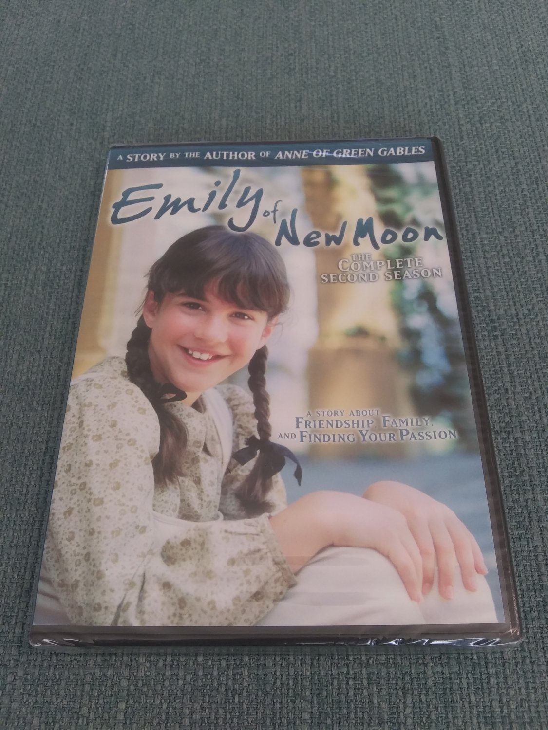 Emily of New Moon The Complete Season 2 DVD (2009, Movies, TV Series)