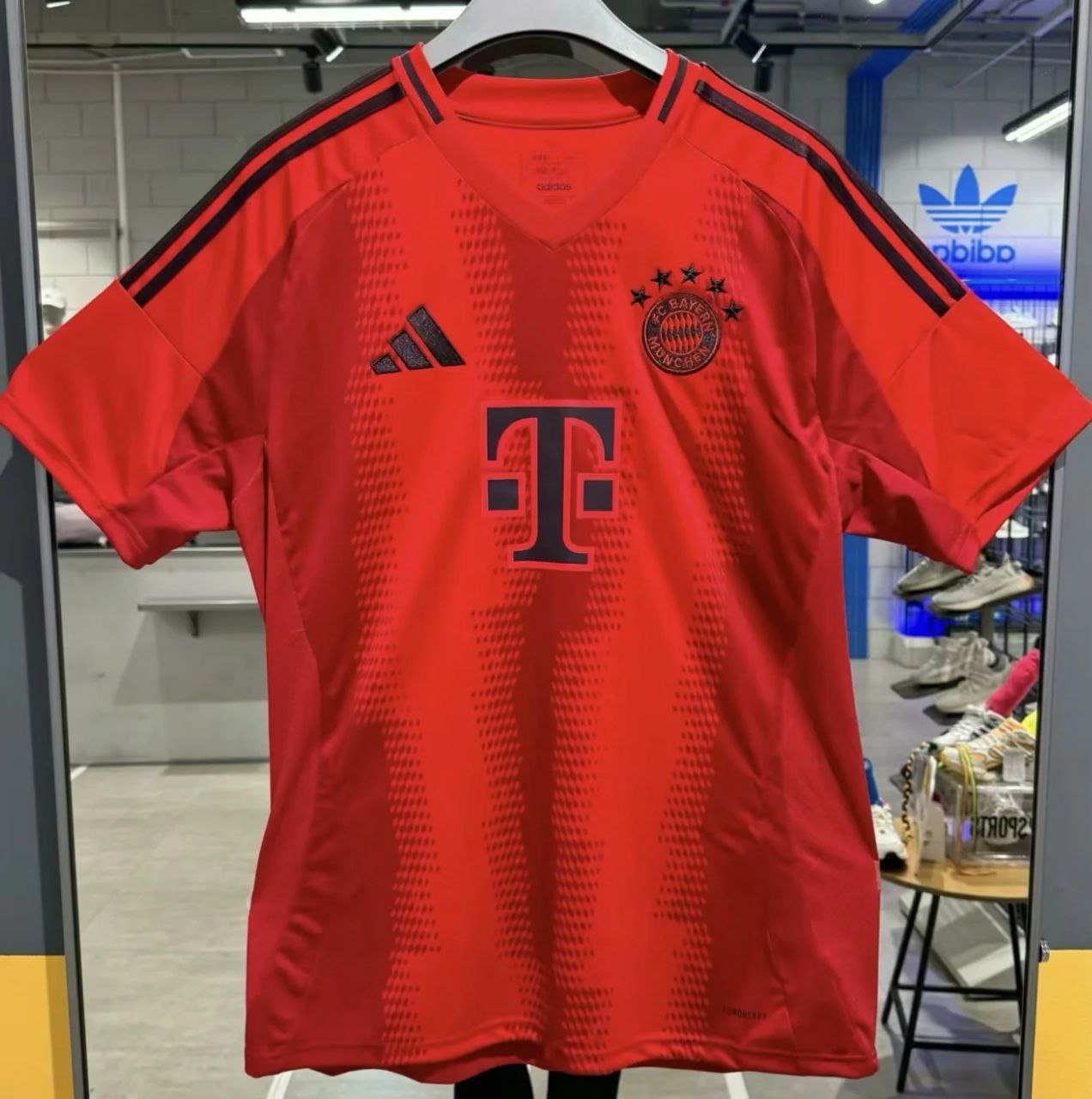 24-25 Bayern home jersey