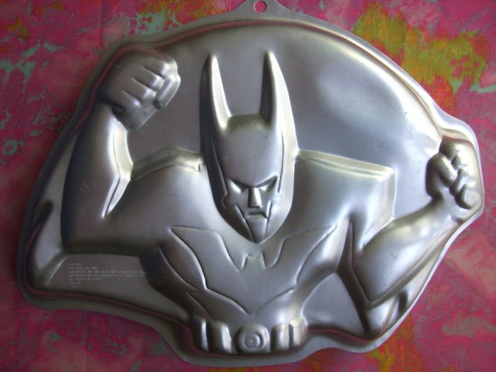 SOLD! Wilton Cake Pan BATMAN 2000 #2105-9900